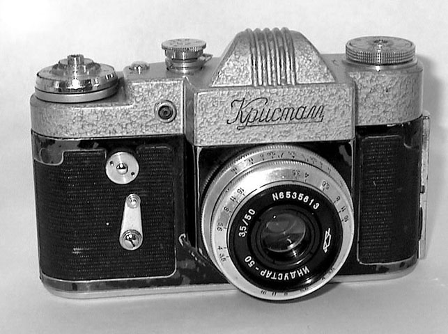 Stereo photos of classic 35mm cameras