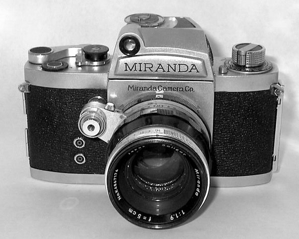 Stereo photos of classic 35mm cameras